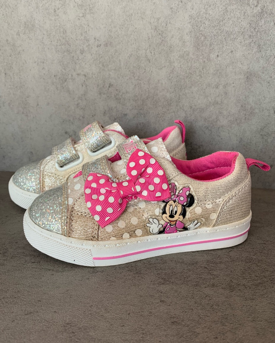 Uk7 to eu store